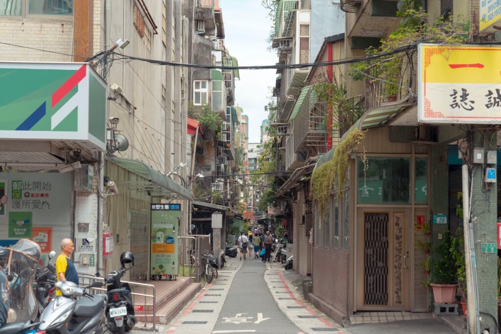 Taiwan Travel Guide: Shocking Services from the Post Office